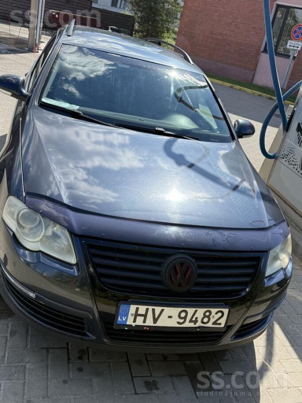 Фольксваген Пассат Б6 2009 в Екабпилс на AUTOMOTO.COM.LV Синий Фольксваген Пассат Б6 2009 в Екабпилс, объемом двигателя 1.90 л и пробегом 272 тыс. км за 1500 €, фото 3 на AUTOMOTO.COM.LV