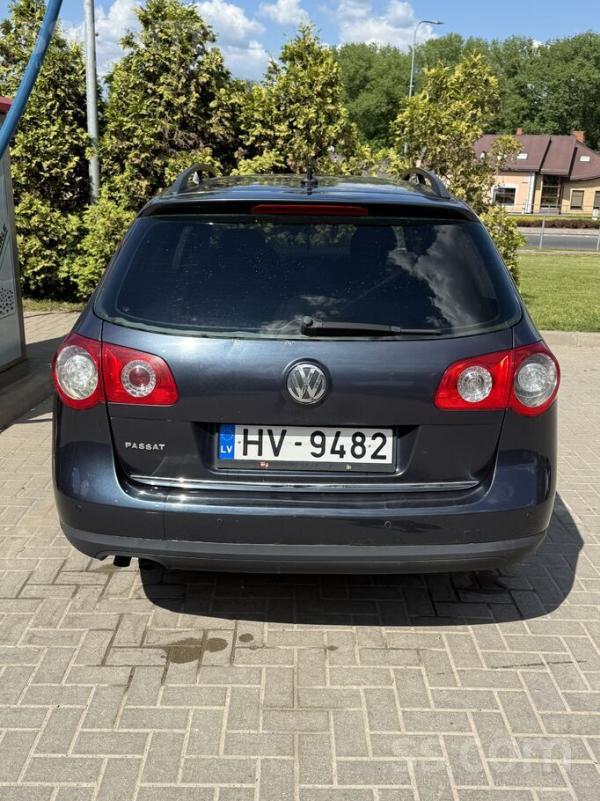 Фольксваген Пассат Б6 2009 в Екабпилс на AUTOMOTO.COM.LV Синий Фольксваген Пассат Б6 2009 в Екабпилс, объемом двигателя 1.90 л и пробегом 272 тыс. км за 1500 €, фото 5 на AUTOMOTO.COM.LV