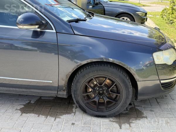 Фольксваген Пассат Б6 2009 в Екабпилс на AUTOMOTO.COM.LV Синий Фольксваген Пассат Б6 2009 в Екабпилс, объемом двигателя 1.90 л и пробегом 272 тыс. км за 1500 €, фото 9 на AUTOMOTO.COM.LV