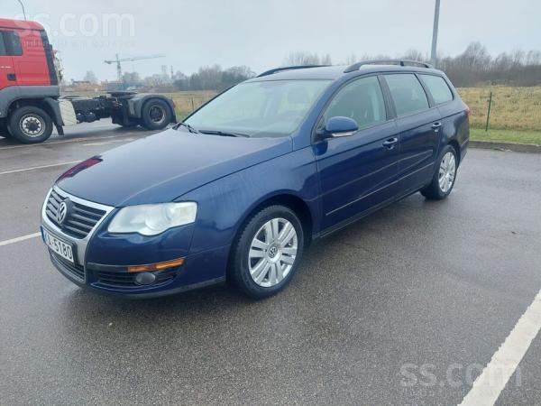 Blue Volkswagen Passat B6 2010 in Riga, with an engine capacity of 2.00 L and mileage of 360 thousand km for 2300 €, photo 2 on AUTOMOTO.COM.LV