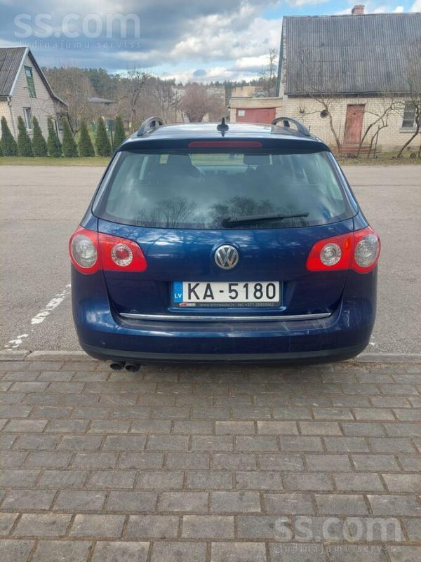 Zils Volkswagen Passat B6 2010 Rīga, ar dzinēja tilpumu 2.00 L un nobraukumu 365 tūkst. km par 1900 €, foto 4 vietnē AUTOMOTO.COM.LV