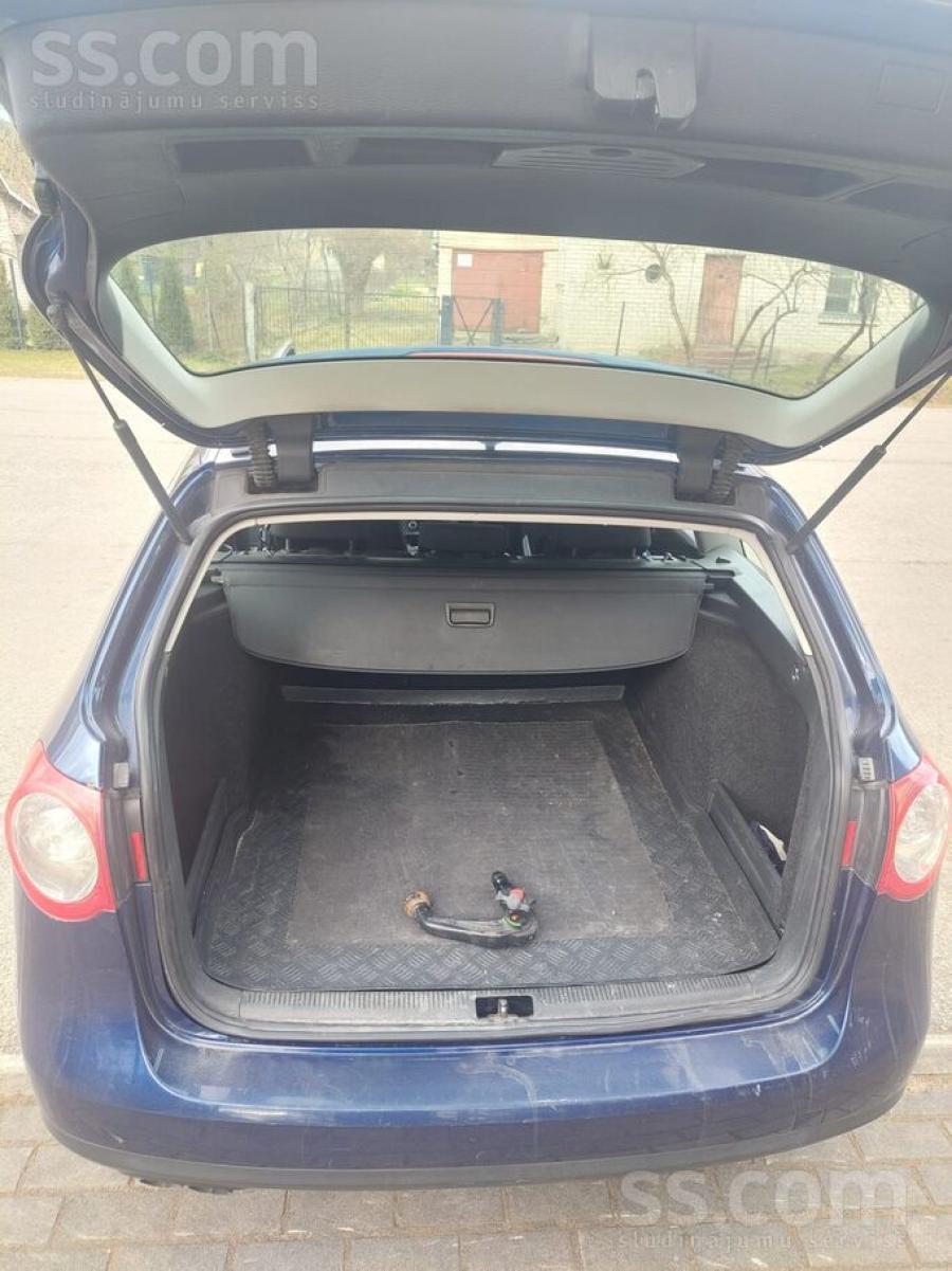 Zils Volkswagen Passat B6 2010 Rīga, ar dzinēja tilpumu 2.00 L un nobraukumu 365 tūkst. km par 1900 €, foto 7 vietnē AUTOMOTO.COM.LV