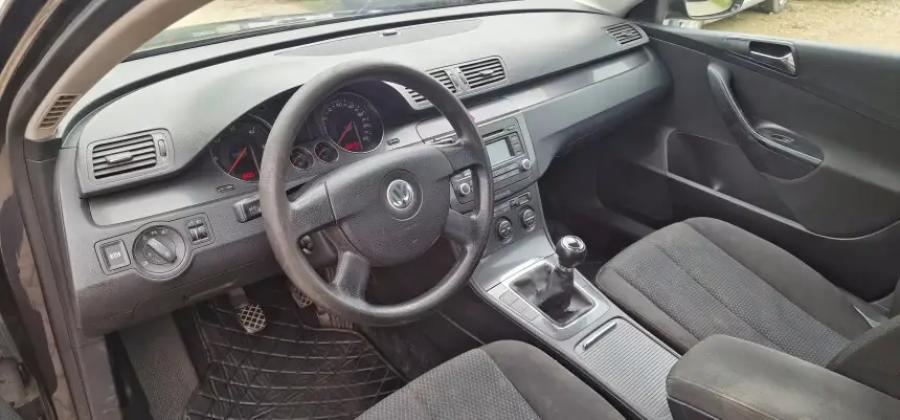 Brūns Volkswagen Passat B6 2005 Valmiera, ar dzinēja tilpumu 1.90 L un nobraukumu 253 tūkst. km par 1500 €, foto 9 vietnē AUTOMOTO.COM.LV
