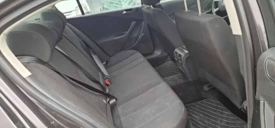 Brūns Volkswagen Passat B6 2005 Valmiera, ar dzinēja tilpumu 1.90 L un nobraukumu 253 tūkst. km par 1500 €, foto 11 vietnē AUTOMOTO.COM.LV