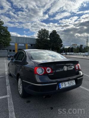 Brown Volkswagen Passat B6 2005 in Riga, with an engine capacity of 2.00 L and mileage of 316 thousand km for 1350 €, photo 4 on AUTOMOTO.COM.LV