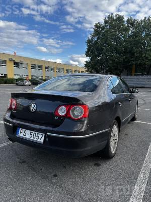 Brown Volkswagen Passat B6 2005 in Riga, with an engine capacity of 2.00 L and mileage of 316 thousand km for 1350 €, photo 5 on AUTOMOTO.COM.LV