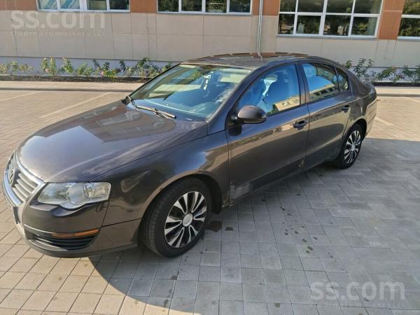 Коричневый Фольксваген Пассат Б6 2006 в Алуксне, объемом двигателя 1.90 л и пробегом 0 тыс. км за 1000 €, фото 3 на AUTOMOTO.COM.LV