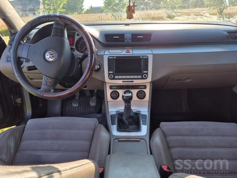 Brown Volkswagen Passat B6 2007 in Ventspils, with an engine capacity of 2.00 L and mileage of 284 thousand km for 2700 €, photo 3 on AUTOMOTO.COM.LV