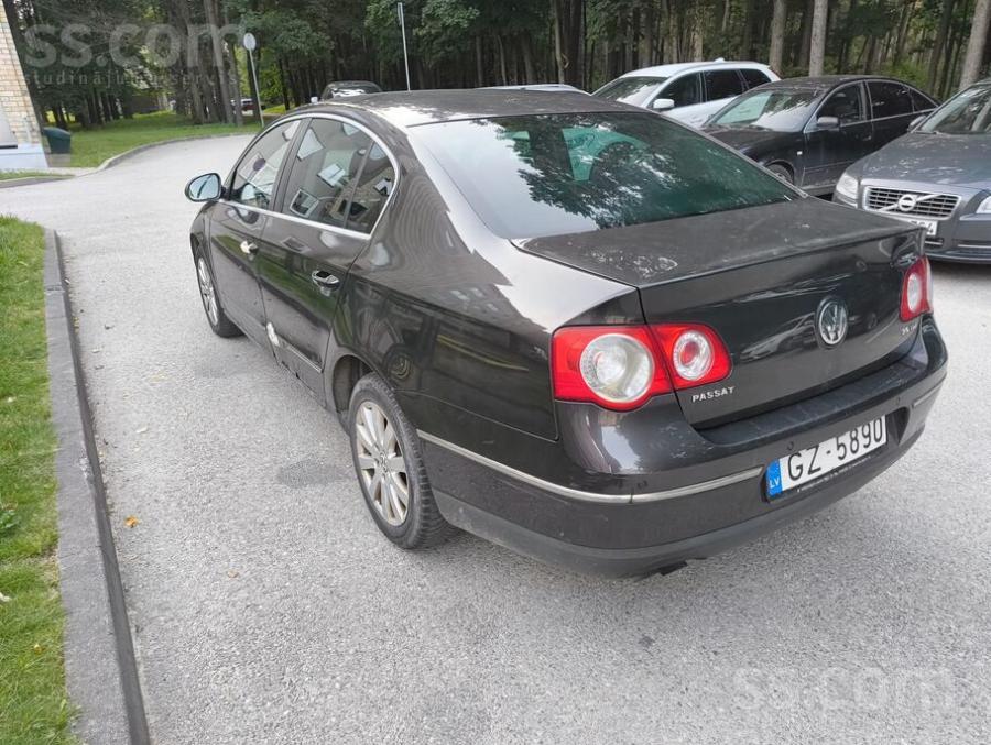 Brown Volkswagen Passat B6 2007 in Riga, with an engine capacity of 2.00 L and mileage of 314 thousand km for 820 €, photo 4 on AUTOMOTO.COM.LV