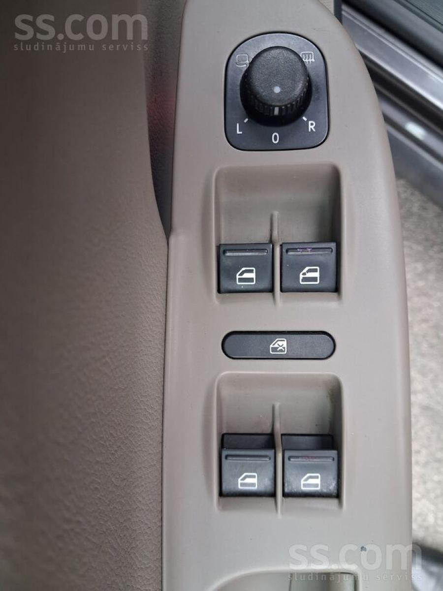 Brūns Volkswagen Passat B6 2007 Rīga, ar dzinēja tilpumu 2.00 L un nobraukumu 308 tūkst. km par 2300 €, foto 9 vietnē AUTOMOTO.COM.LV