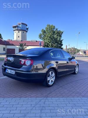 Brown Volkswagen Passat B6 2008 in Liepaja, with an engine capacity of 2.00 L and mileage of 179 thousand km for 2900 €, photo 2 on AUTOMOTO.COM.LV