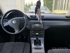 Brown Volkswagen Passat B6 2006 in Rezekne, with an engine capacity of 1.90 L and mileage of 341 thousand km for 1100 €, photo 5 on AUTOMOTO.COM.LV