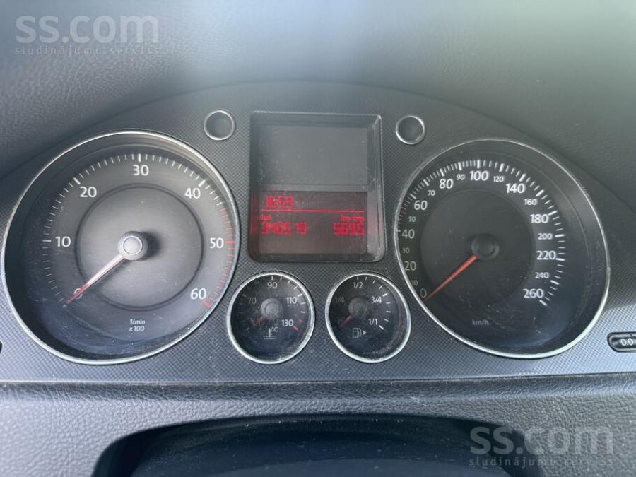 Brown Volkswagen Passat B6 2006 in Rezekne, with an engine capacity of 1.90 L and mileage of 341 thousand km for 1100 €, photo 6 on AUTOMOTO.COM.LV