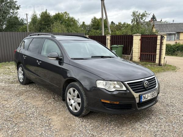 Volkswagen Passat B6 2006 RÄzekne vietnÄ BrÅ«ns Volkswagen Passat B6 2006 RÄzekne, ar dzinÄja tilpumu 1.90 L un nobraukumu 340 tÅ«kst. km par 1950 ā¬, foto 5 vietnÄ AUTOMOTO.COM.LV