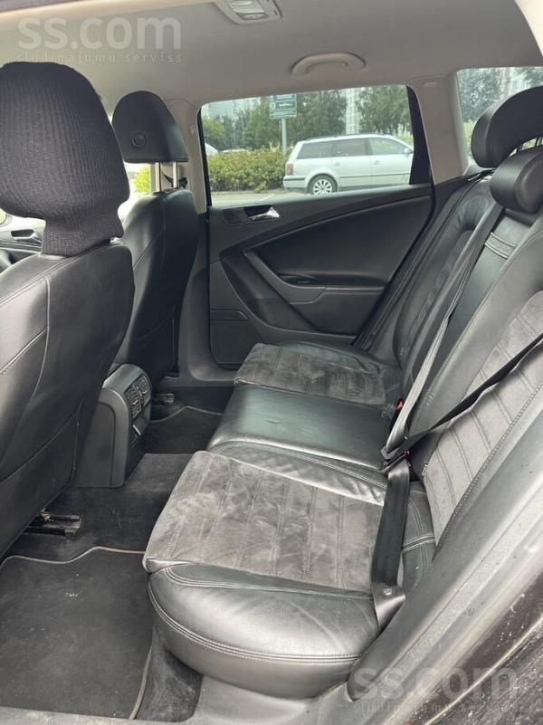 Brown Volkswagen Passat B6 2007 in Riga, with an engine capacity of 2.00 L and mileage of 338 thousand km for 1600 €, photo 9 on AUTOMOTO.COM.LV