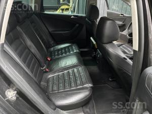 Brown Volkswagen Passat B6 2008 in Riga, with an engine capacity of 2.00 L and mileage of 366 thousand km for 1400 €, photo 13 on AUTOMOTO.COM.LV