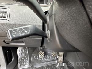 Brown Volkswagen Passat B6 2008 in Riga, with an engine capacity of 1.90 L and mileage of 320 thousand km for 3300 €, photo 22 on AUTOMOTO.COM.LV