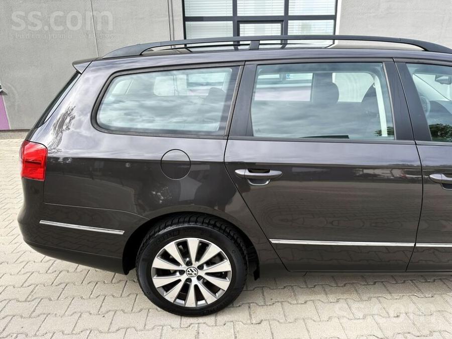 Brown Volkswagen Passat B6 2008 in Riga, with an engine capacity of 1.90 L and mileage of 320 thousand km for 3300 €, photo 34 on AUTOMOTO.COM.LV
