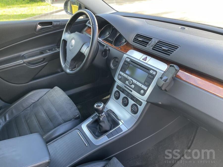 Brown Volkswagen Passat B6 2009 in Jurmala, with an engine capacity of 2.00 L and mileage of 0 thousand km for 2650 €, photo 31 on AUTOMOTO.COM.LV