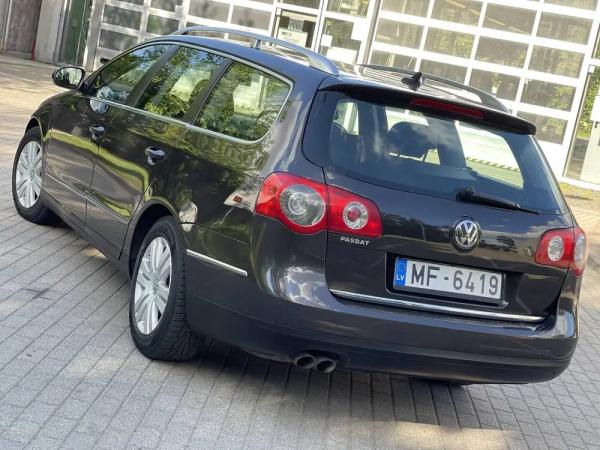 Brown Volkswagen Passat B6 2009 in Jurmala, with an engine capacity of 2.00 L and mileage of 326 thousand km for 2650 €, photo 2 on AUTOMOTO.COM.LV