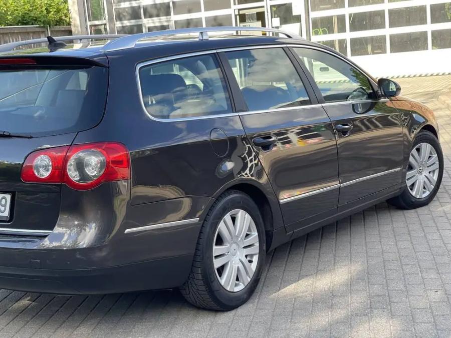 Brūns Volkswagen Passat B6 2009 Jūrmala, ar dzinēja tilpumu 2.00 L un nobraukumu 326 tūkst. km par 2650 €, foto 9 vietnē AUTOMOTO.COM.LV