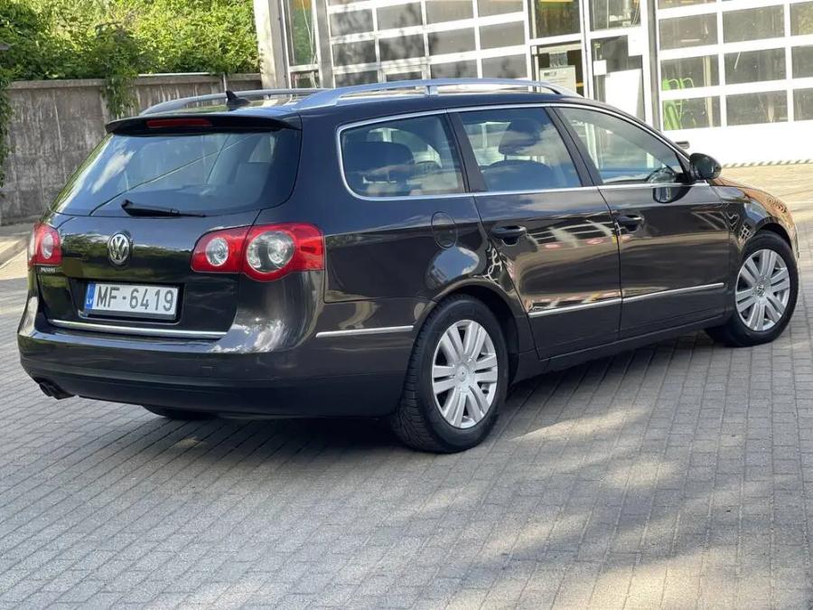 Brūns Volkswagen Passat B6 2009 Jūrmala, ar dzinēja tilpumu 2.00 L un nobraukumu 326 tūkst. km par 2650 €, foto 13 vietnē AUTOMOTO.COM.LV