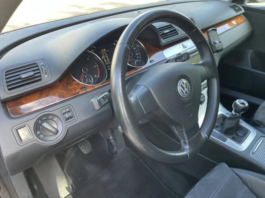 Brūns Volkswagen Passat B6 2009 Jūrmala, ar dzinēja tilpumu 2.00 L un nobraukumu 326 tūkst. km par 2650 €, foto 19 vietnē AUTOMOTO.COM.LV