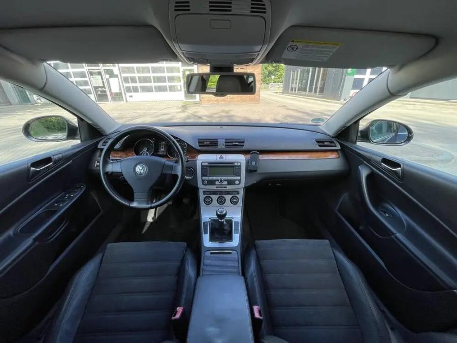 Brūns Volkswagen Passat B6 2009 Jūrmala, ar dzinēja tilpumu 2.00 L un nobraukumu 326 tūkst. km par 2650 €, foto 25 vietnē AUTOMOTO.COM.LV