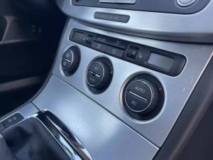 Brūns Volkswagen Passat B6 2009 Jūrmala, ar dzinēja tilpumu 2.00 L un nobraukumu 326 tūkst. km par 2650 €, foto 32 vietnē AUTOMOTO.COM.LV