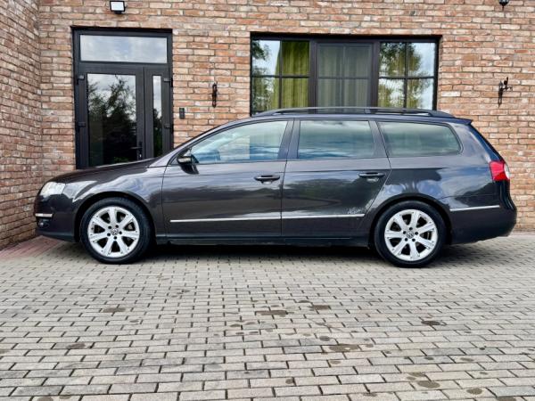 Brown Volkswagen Passat B6 2009 in Riga, with an engine capacity of 2.00 L and mileage of 371 thousand km for 1750 €, photo 6 on AUTOMOTO.COM.LV