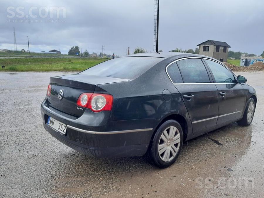 Zaļš Volkswagen Passat B6 2005 Saldus, ar dzinēja tilpumu 2.00 L un nobraukumu 365 tūkst. km par 1490 €, foto 7 vietnē AUTOMOTO.COM.LV