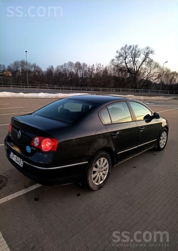 Green Volkswagen Passat B6 2006 in Rezekne, with an engine capacity of 2.00 L and mileage of 316 thousand km for 1150 €, photo 4 on AUTOMOTO.COM.LV