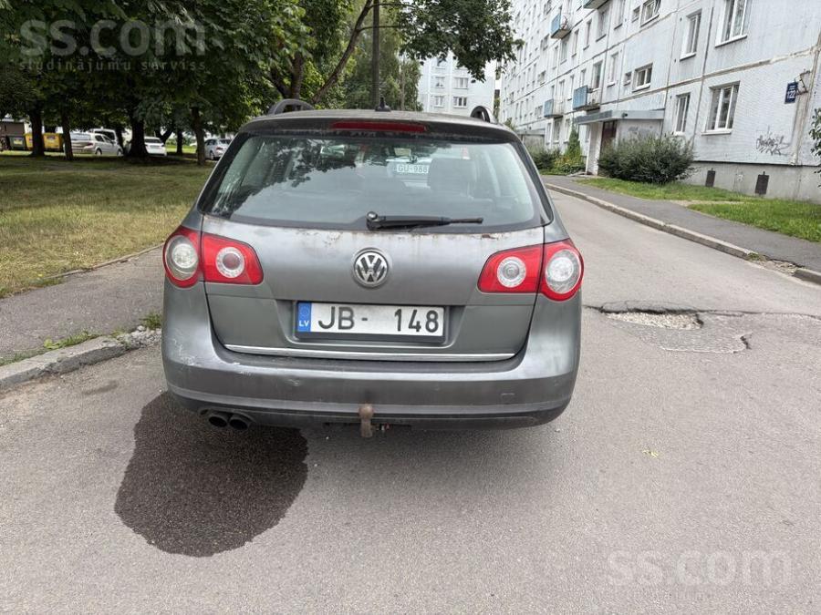 Zaļš Volkswagen Passat B6 2009 Rīga, ar dzinēja tilpumu 2.00 L un nobraukumu 400 tūkst. km par 500 €, foto 1 vietnē AUTOMOTO.COM.LV