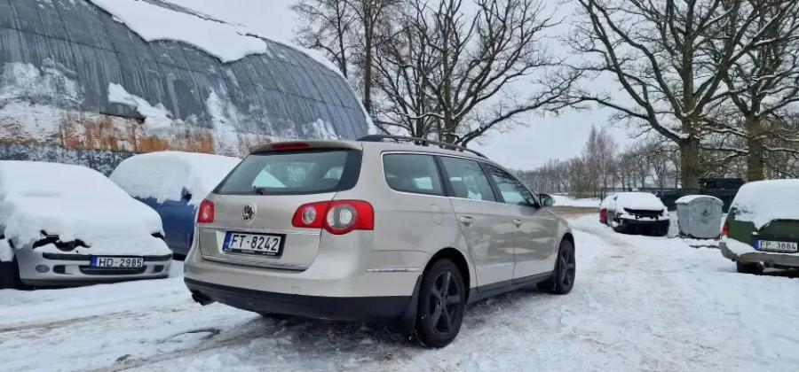 Grey Volkswagen Passat B6 2006 in Valmiera, with an engine capacity of 2.00 L and mileage of 307 thousand km for 2150 €, photo 4 on AUTOMOTO.COM.LV