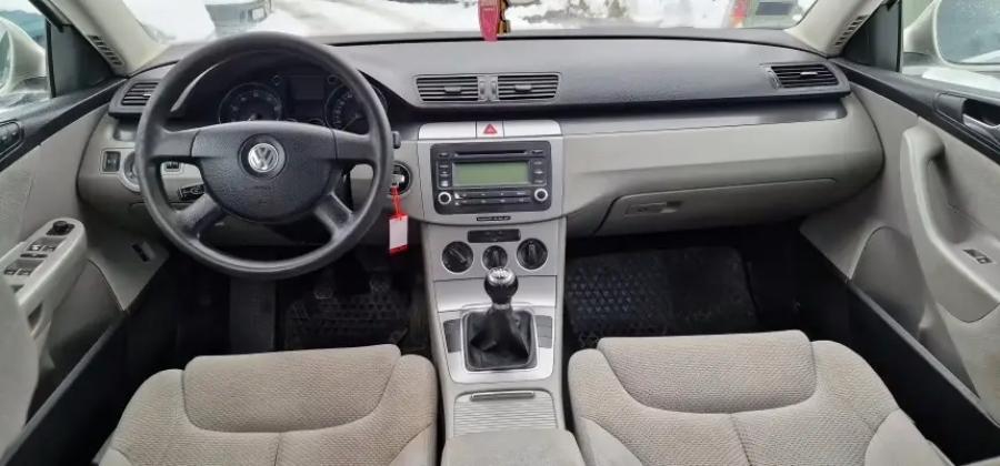 Grey Volkswagen Passat B6 2006 in Valmiera, with an engine capacity of 2.00 L and mileage of 307 thousand km for 2150 €, photo 10 on AUTOMOTO.COM.LV