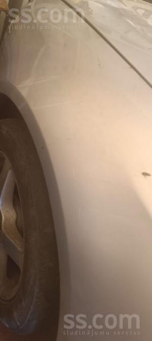 Pelēks Volkswagen Passat B6 2008 Rīga, ar dzinēja tilpumu 2.00 L un nobraukumu 370 tūkst. km par 850 €, foto 10 vietnē AUTOMOTO.COM.LV