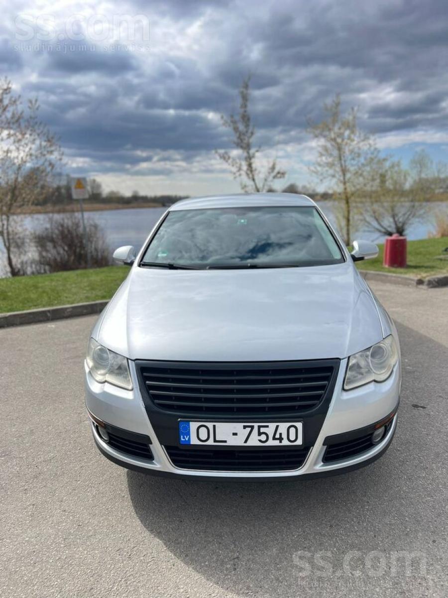 Grey Volkswagen Passat B6 2005 in Riga, with an engine capacity of 1.60 L and mileage of 159 thousand km for 3900 €, photo 3 on AUTOMOTO.COM.LV
