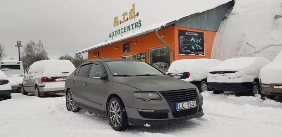 Pelēks Volkswagen Passat B6 2005 Valmiera, ar dzinēja tilpumu 1.90 L un nobraukumu 390 tūkst. km par 2200 €, foto 1 vietnē AUTOMOTO.COM.LV