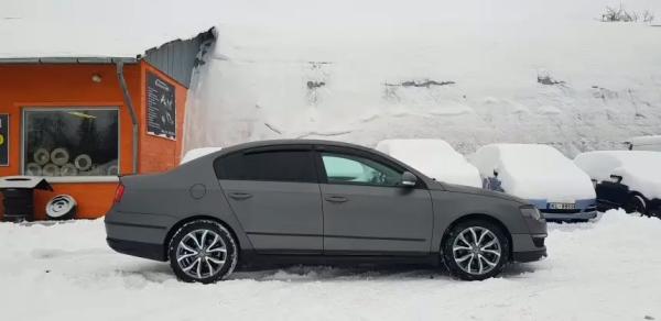 Pelēks Volkswagen Passat B6 2005 Valmiera, ar dzinēja tilpumu 1.90 L un nobraukumu 390 tūkst. km par 2200 €, foto 2 vietnē AUTOMOTO.COM.LV