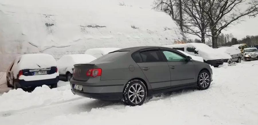 Pelēks Volkswagen Passat B6 2005 Valmiera, ar dzinēja tilpumu 1.90 L un nobraukumu 390 tūkst. km par 2200 €, foto 4 vietnē AUTOMOTO.COM.LV