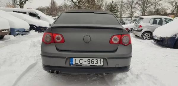 Pelēks Volkswagen Passat B6 2005 Valmiera, ar dzinēja tilpumu 1.90 L un nobraukumu 390 tūkst. km par 2200 €, foto 4 vietnē AUTOMOTO.COM.LV