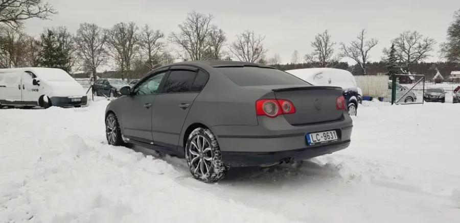 Pelēks Volkswagen Passat B6 2005 Valmiera, ar dzinēja tilpumu 1.90 L un nobraukumu 390 tūkst. km par 2200 €, foto 6 vietnē AUTOMOTO.COM.LV