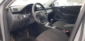 Pelēks Volkswagen Passat B6 2005 Valmiera, ar dzinēja tilpumu 1.90 L un nobraukumu 390 tūkst. km par 2200 €, foto 11 vietnē AUTOMOTO.COM.LV