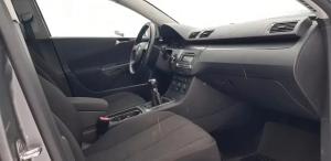 Pelēks Volkswagen Passat B6 2005 Valmiera, ar dzinēja tilpumu 1.90 L un nobraukumu 390 tūkst. km par 2200 €, foto 14 vietnē AUTOMOTO.COM.LV
