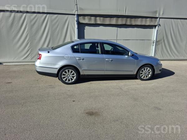 Grey Volkswagen Passat B6 2005 in Riga, with an engine capacity of 2.00 L and mileage of 292 thousand km for 1200 €, photo 2 on AUTOMOTO.COM.LV