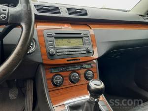 Pelēks Volkswagen Passat B6 2005 Saldus, ar dzinēja tilpumu 2.00 L un nobraukumu 336 tūkst. km par 1550 €, foto 14 vietnē AUTOMOTO.COM.LV