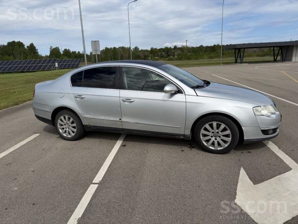 Grey Volkswagen Passat B6 2006 in Tukums, with an engine capacity of 1.90 L and mileage of 363 thousand km for 1300 €, photo 2 on AUTOMOTO.COM.LV