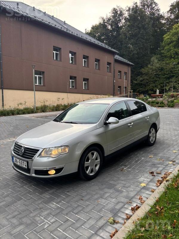 Grey Volkswagen Passat B6 2006 in Kraslava, with an engine capacity of 1.90 L and mileage of 380 thousand km for 1550 €, photo 3 on AUTOMOTO.COM.LV