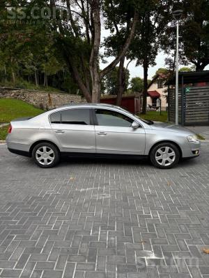 Grey Volkswagen Passat B6 2006 in Kraslava, with an engine capacity of 1.90 L and mileage of 380 thousand km for 1550 €, photo 7 on AUTOMOTO.COM.LV