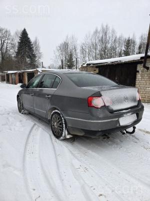 Pelēks Volkswagen Passat B6 2007 Valka, ar dzinēja tilpumu 1.90 L un nobraukumu 440 tūkst. km par 1300 €, foto 3 vietnē AUTOMOTO.COM.LV